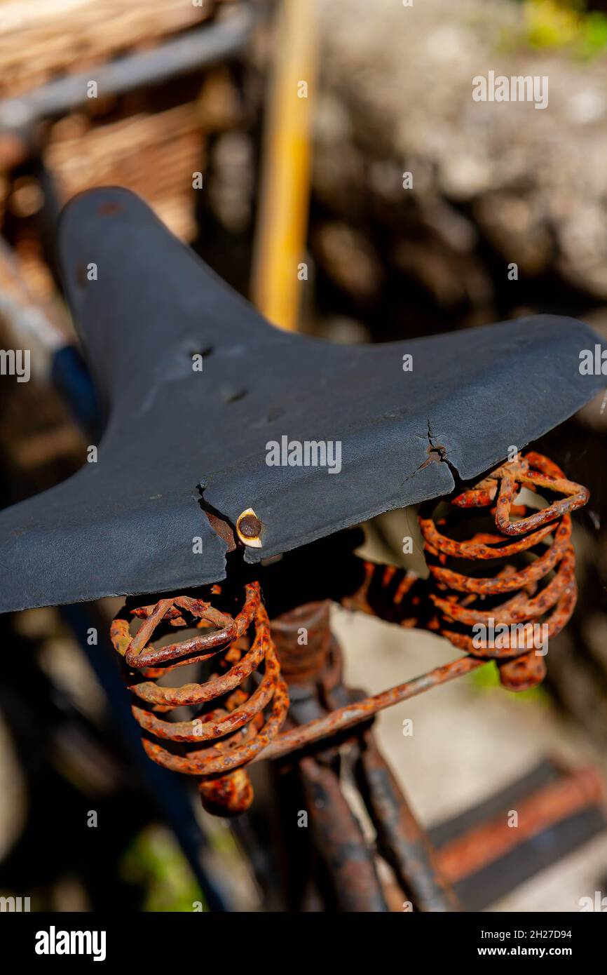 Rusty bicycle parts hi-res stock photography and images - Alamy