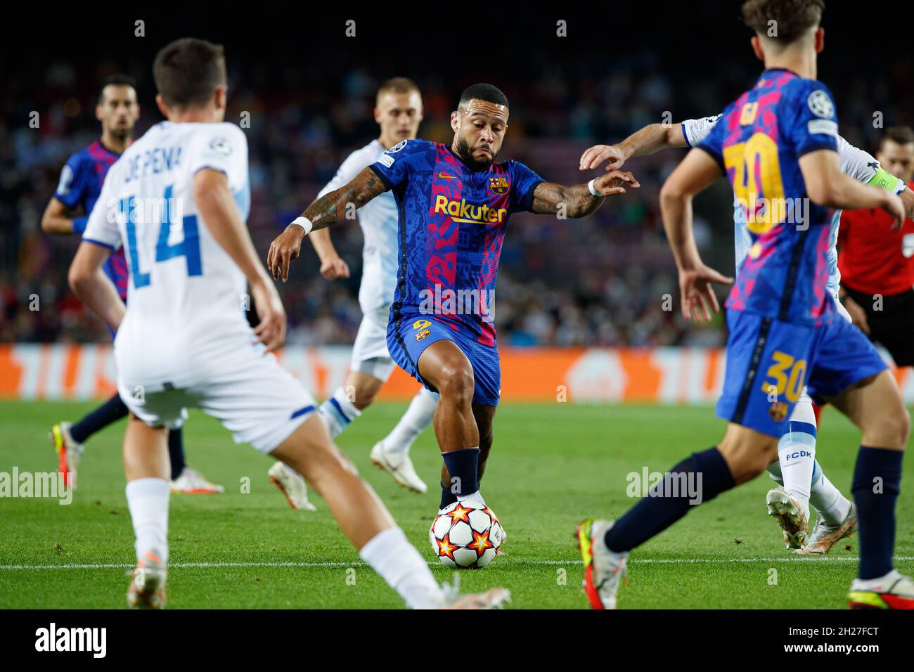 Memphis Depay of FC Barcelona in action during the UEFA Champions ...