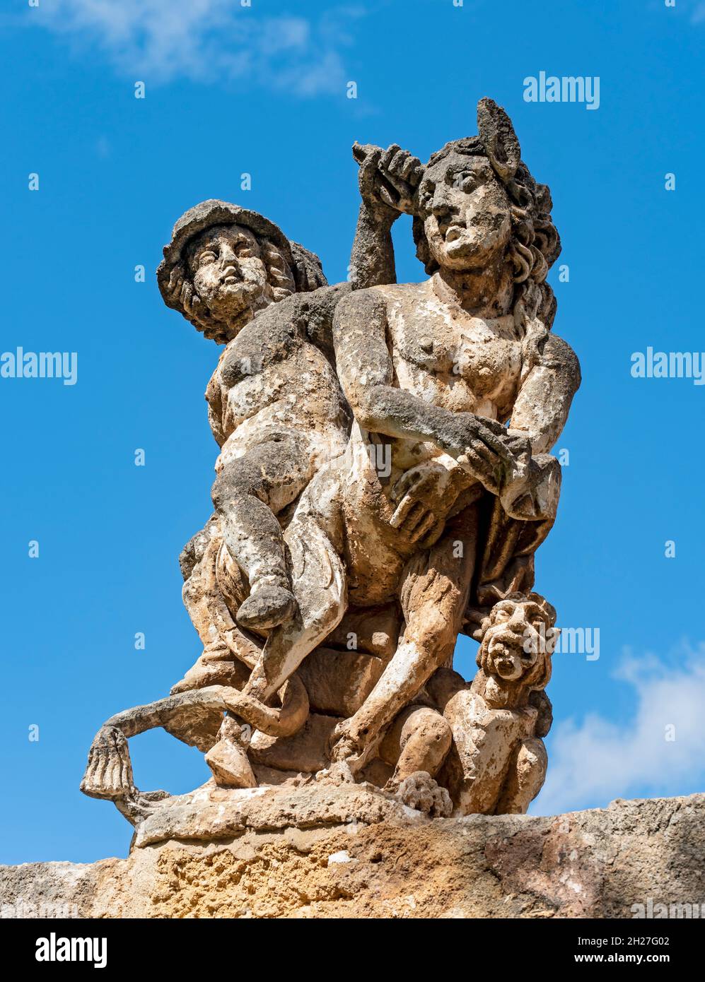 Statues of monsters hi-res stock photography and images - Alamy
