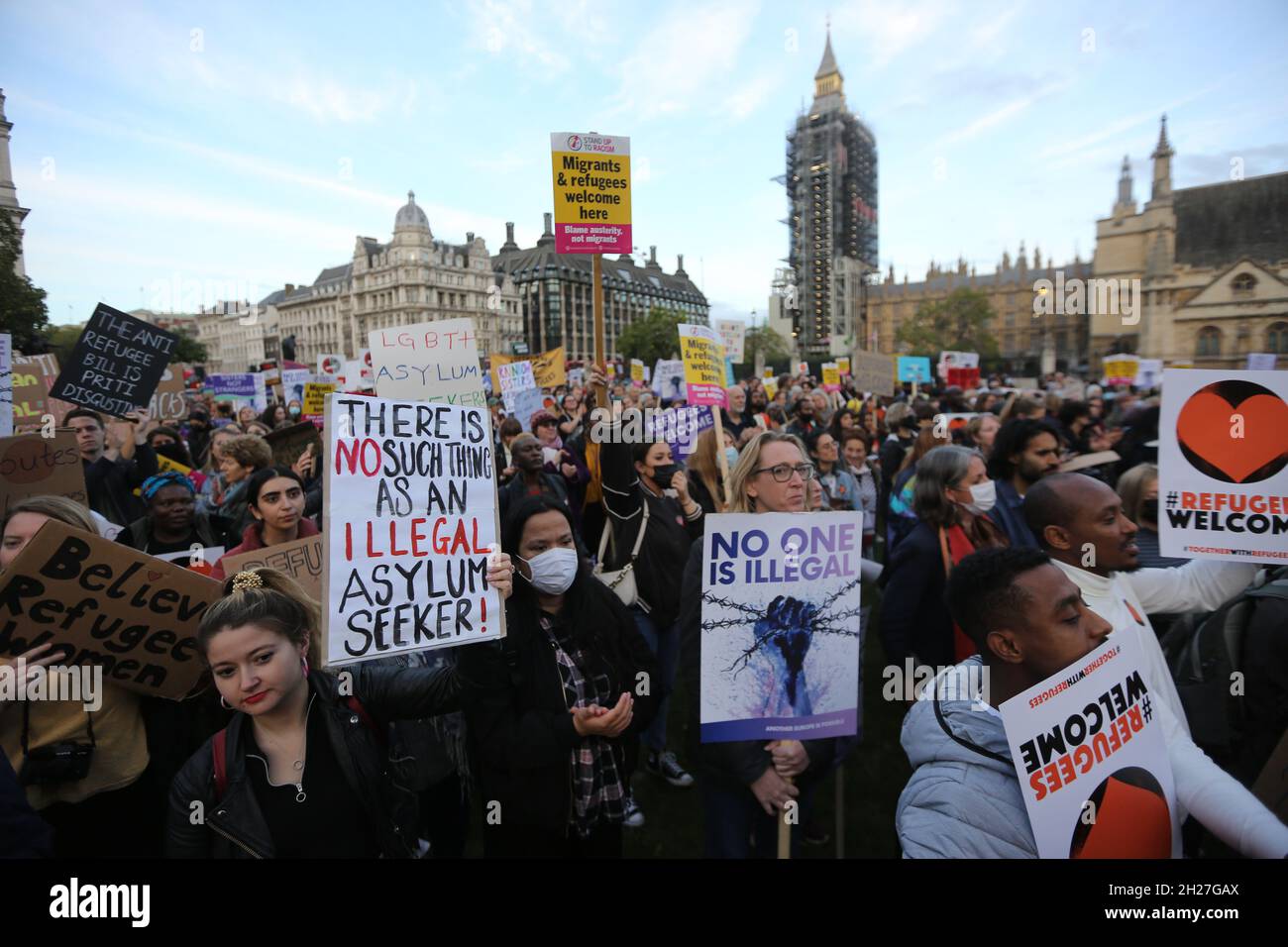 Refugee bill hi-res stock photography and images - Alamy