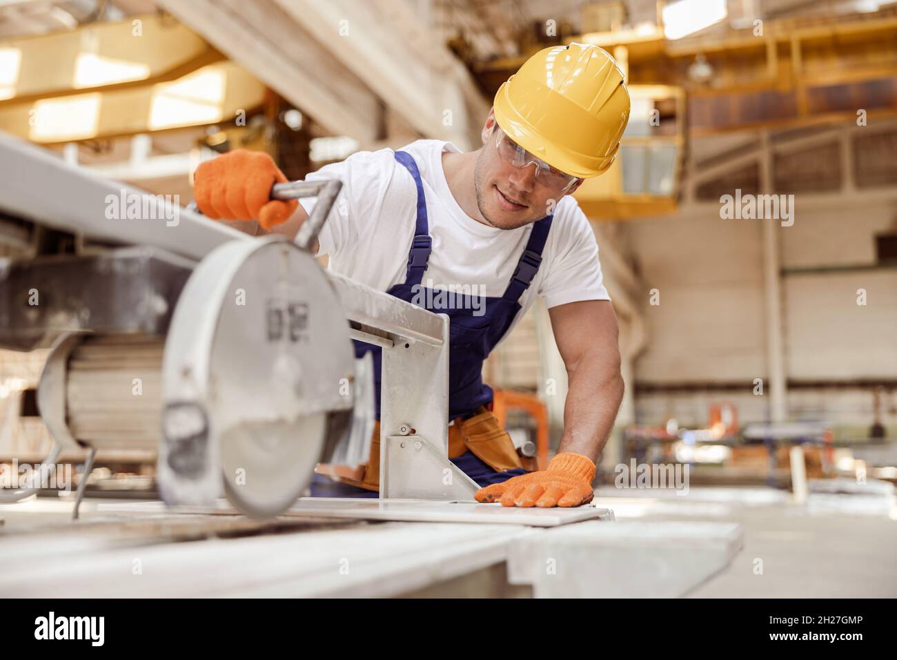 Sawing machine hi-res stock photography and images - Alamy