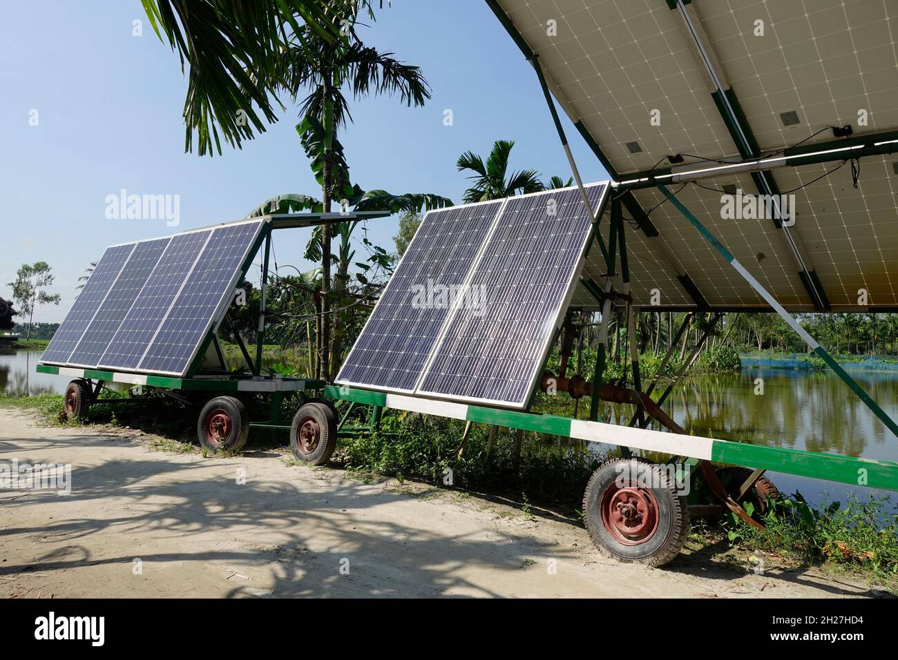 Portable Solar power panel station car for agricultural use. Solar ...