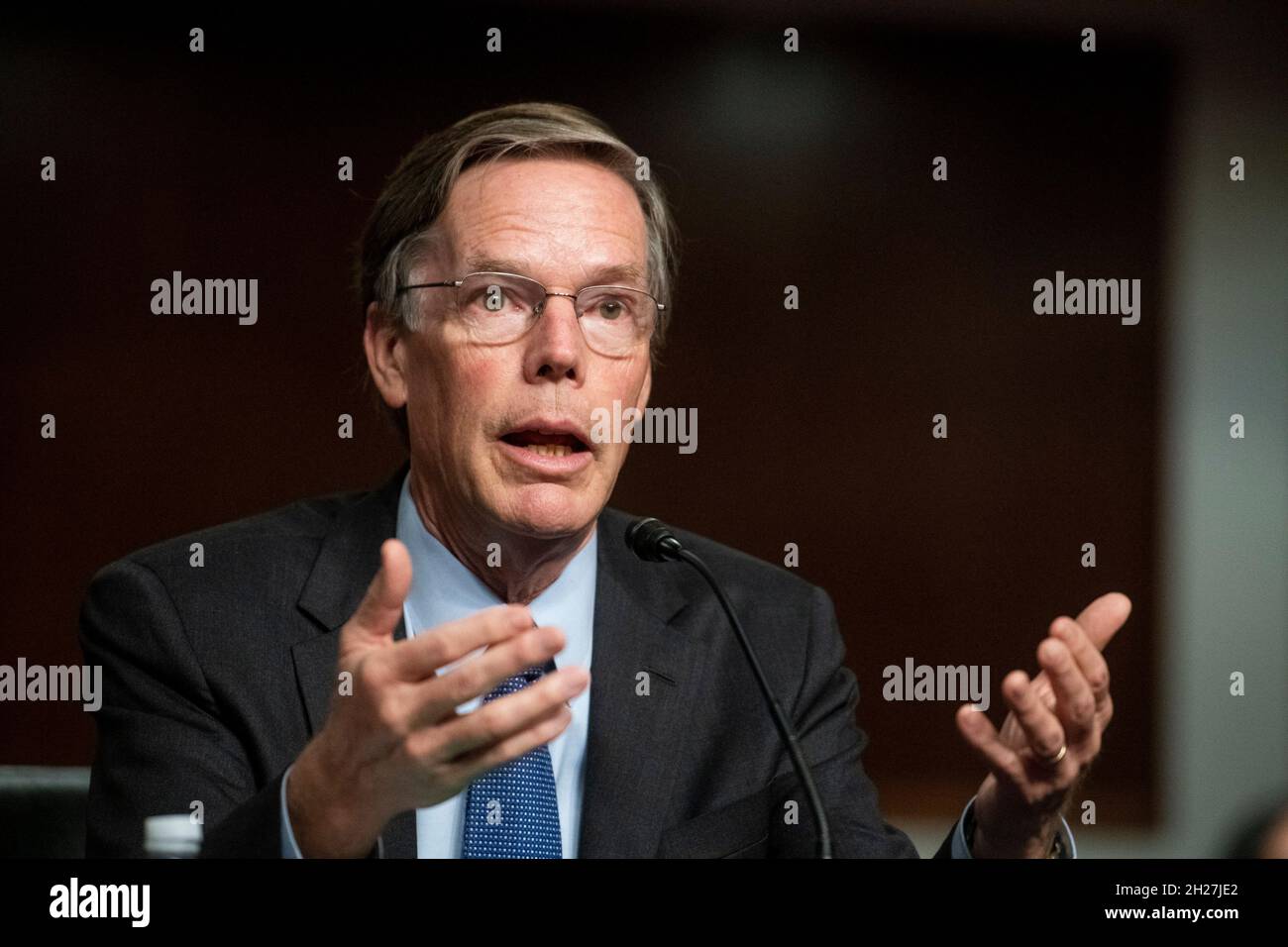 Nicholas burns hi-res stock photography and images - Alamy