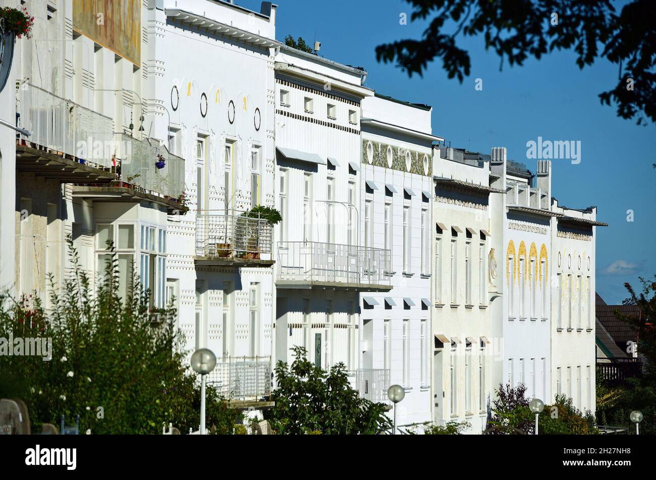 Jugendstilreihenhäuser in Brunn am Gebirge in Österreich - Art Nouveau ...