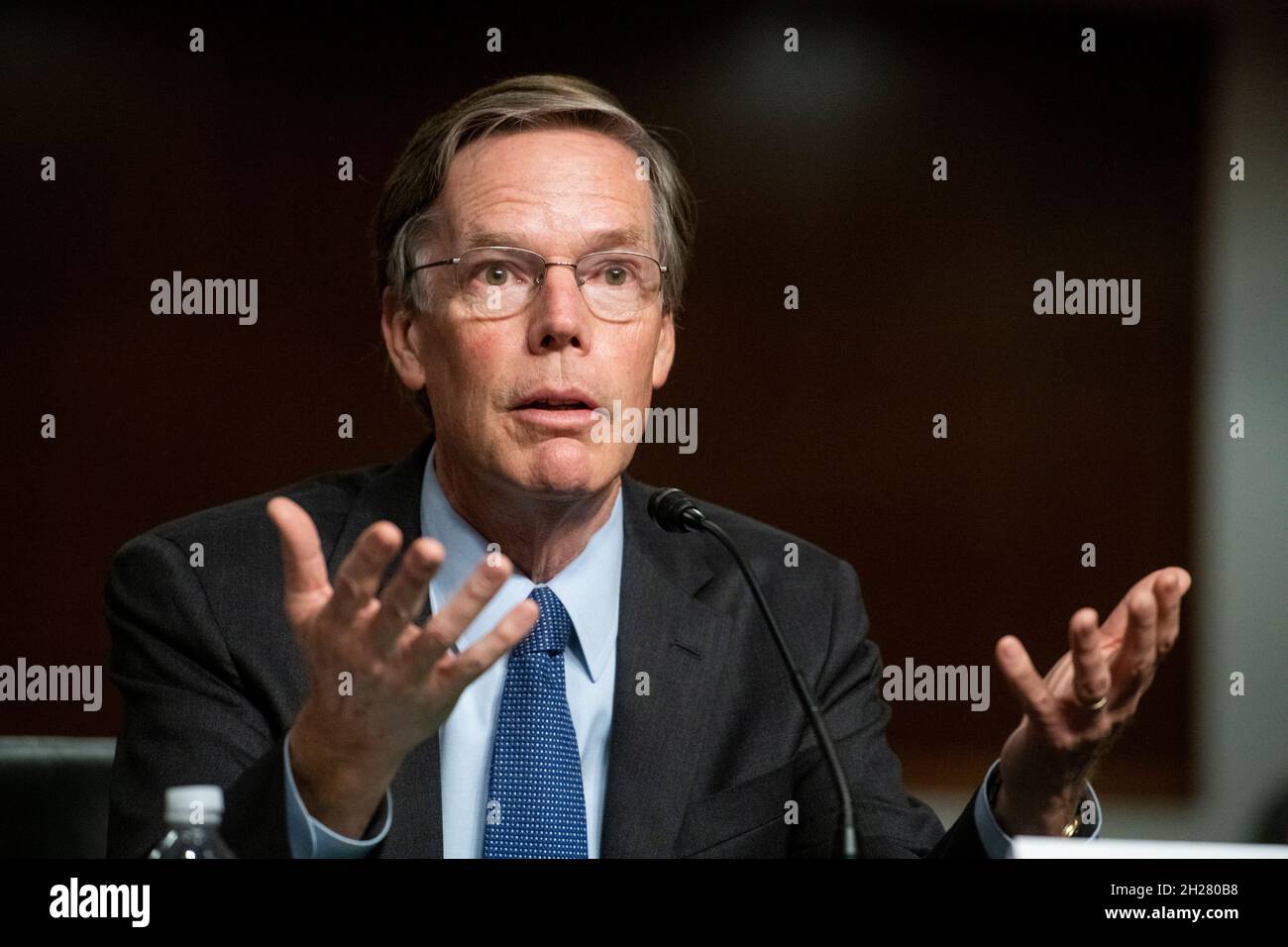 Nicholas burns hi-res stock photography and images - Alamy