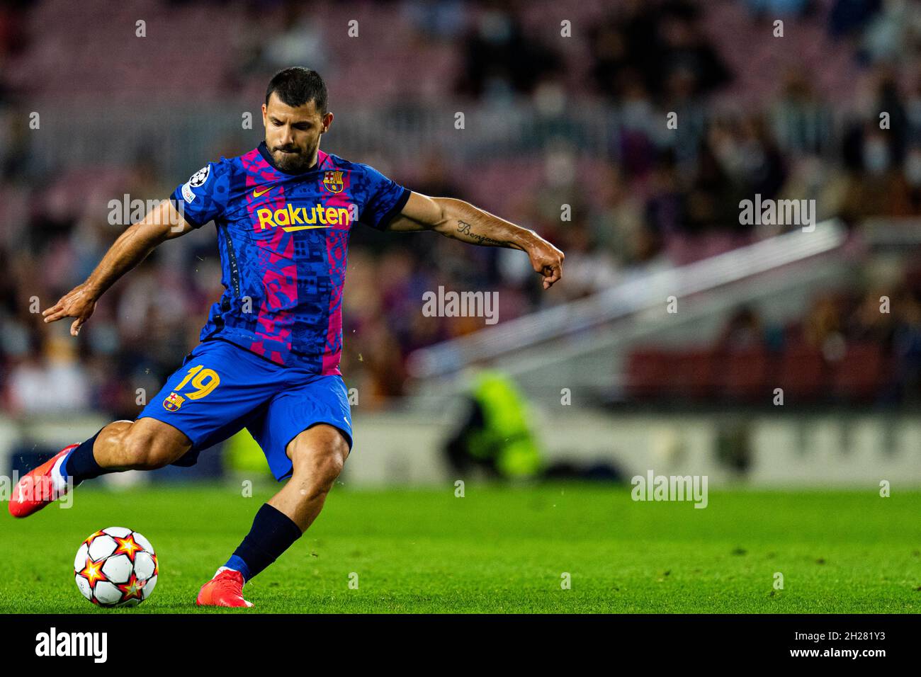Barcelona, Spanien. 20th Oct, 2021. Kun Aguero (FC Barcelona), during ...