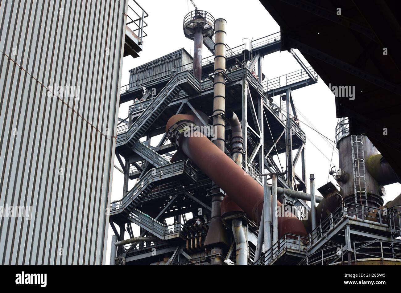 Landschaftspark Duisburg-Nord rund um ein stillgelegtes Stahlwerk ...