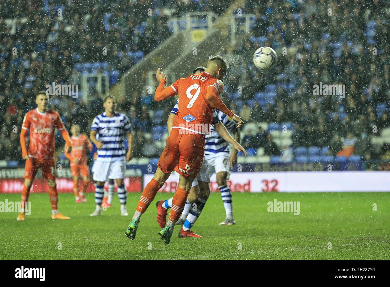 Reading, UK. 20th Oct, 2021. Jerry Yates #9 of Blackpool scores to make ...