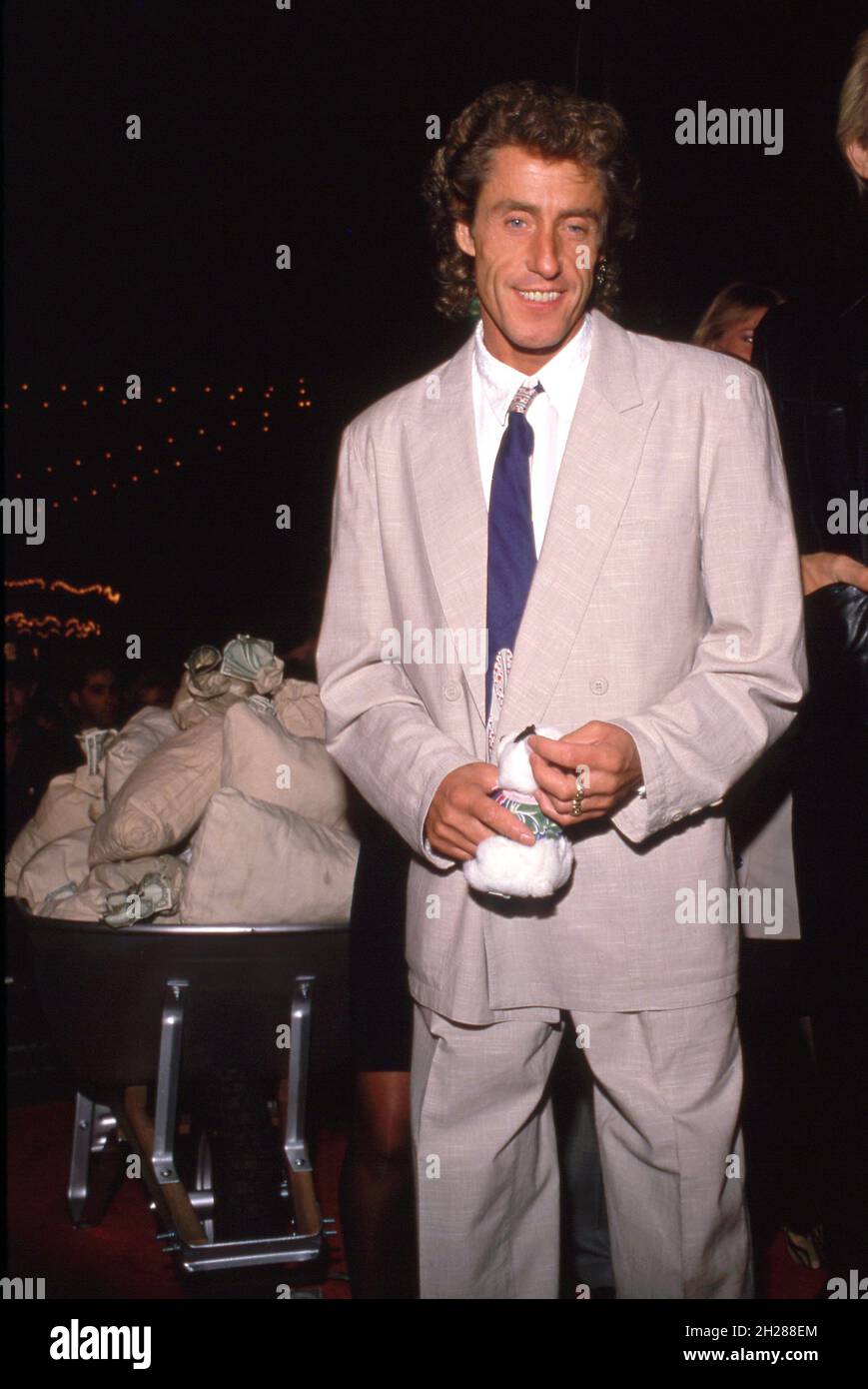 Roger daltrey 1989 hi-res stock photography and images - Alamy