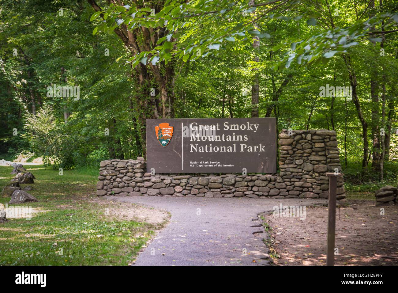 Sign at south entrance to Great Smoky Mountains National Park near ...