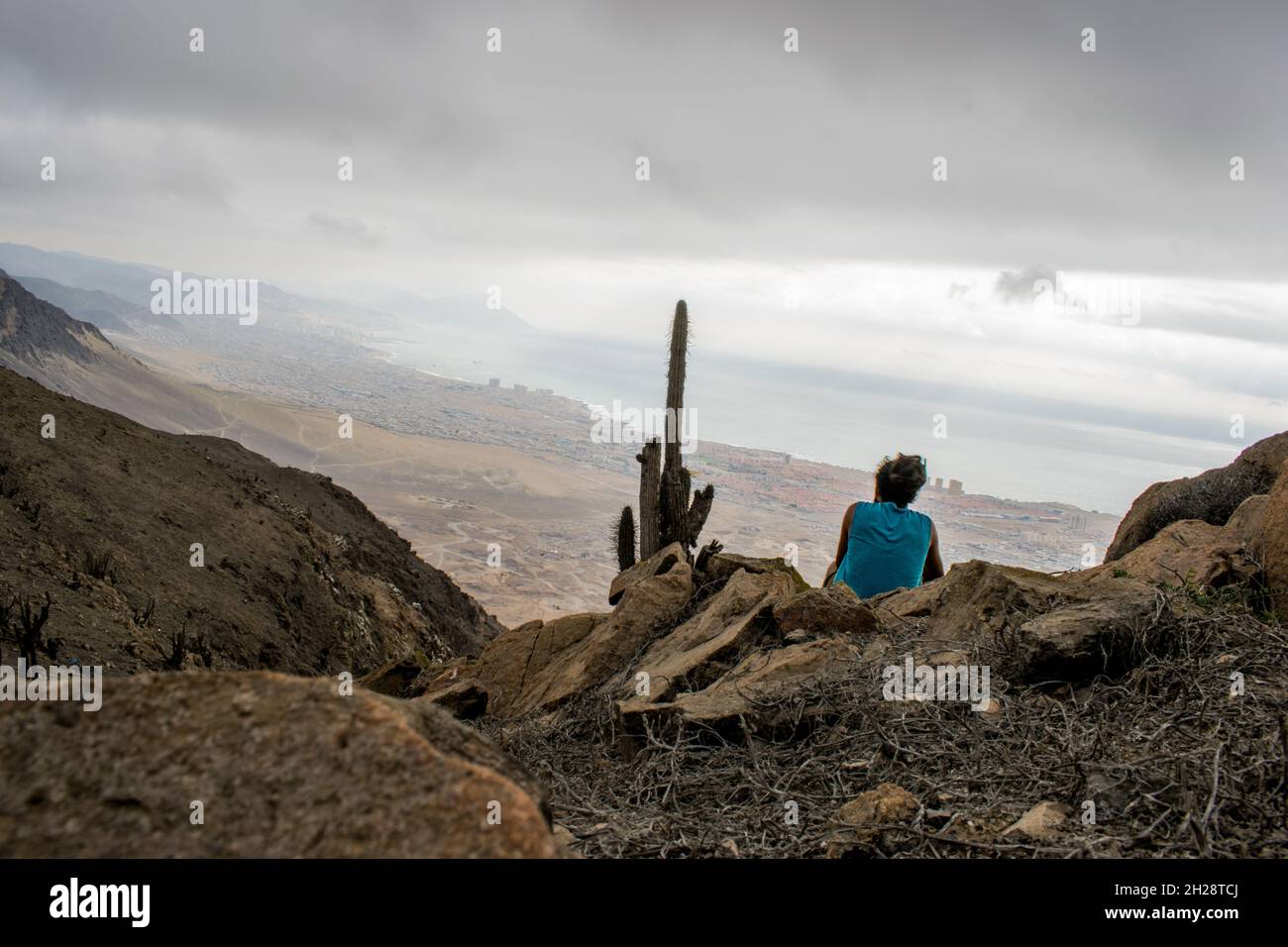 Backpack rise mountain top hi-res stock photography and images - Alamy