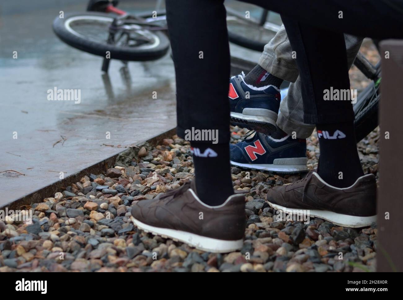 Legs teenagers teens hi-res stock photography and images - Alamy