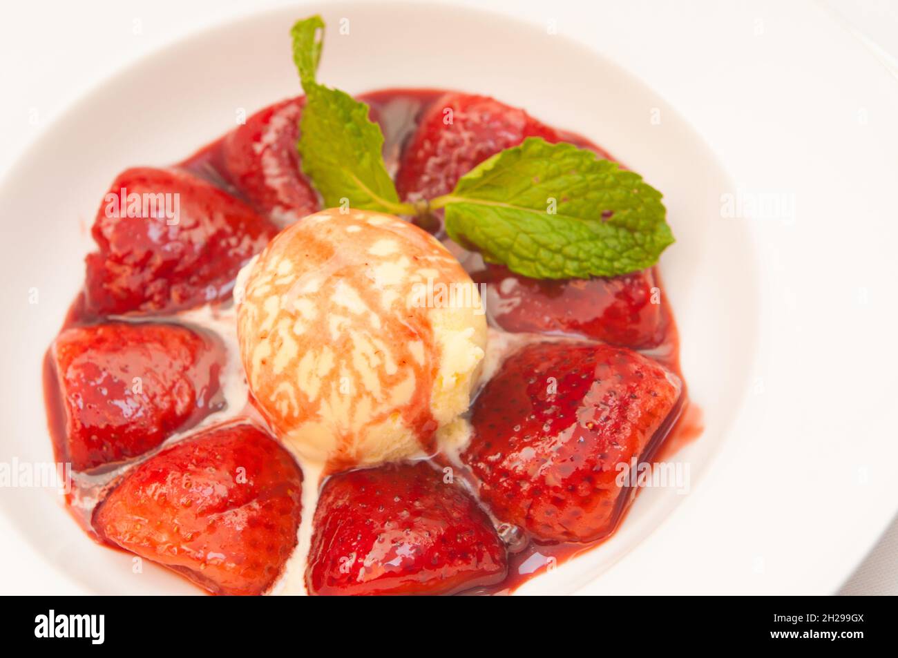 cold strawberry soup dessert Stock Photo - Alamy