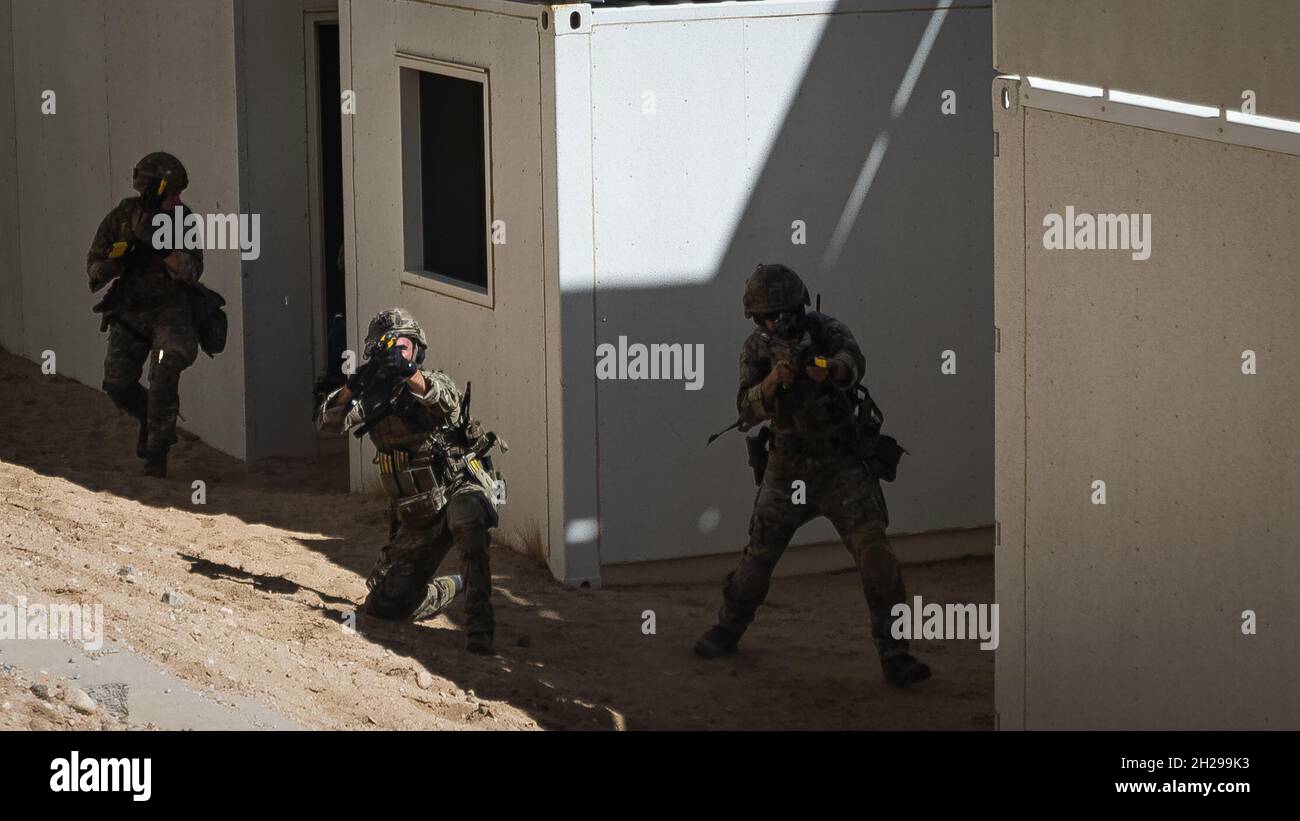 Royal marines commando dagger hi-res stock photography and images - Alamy