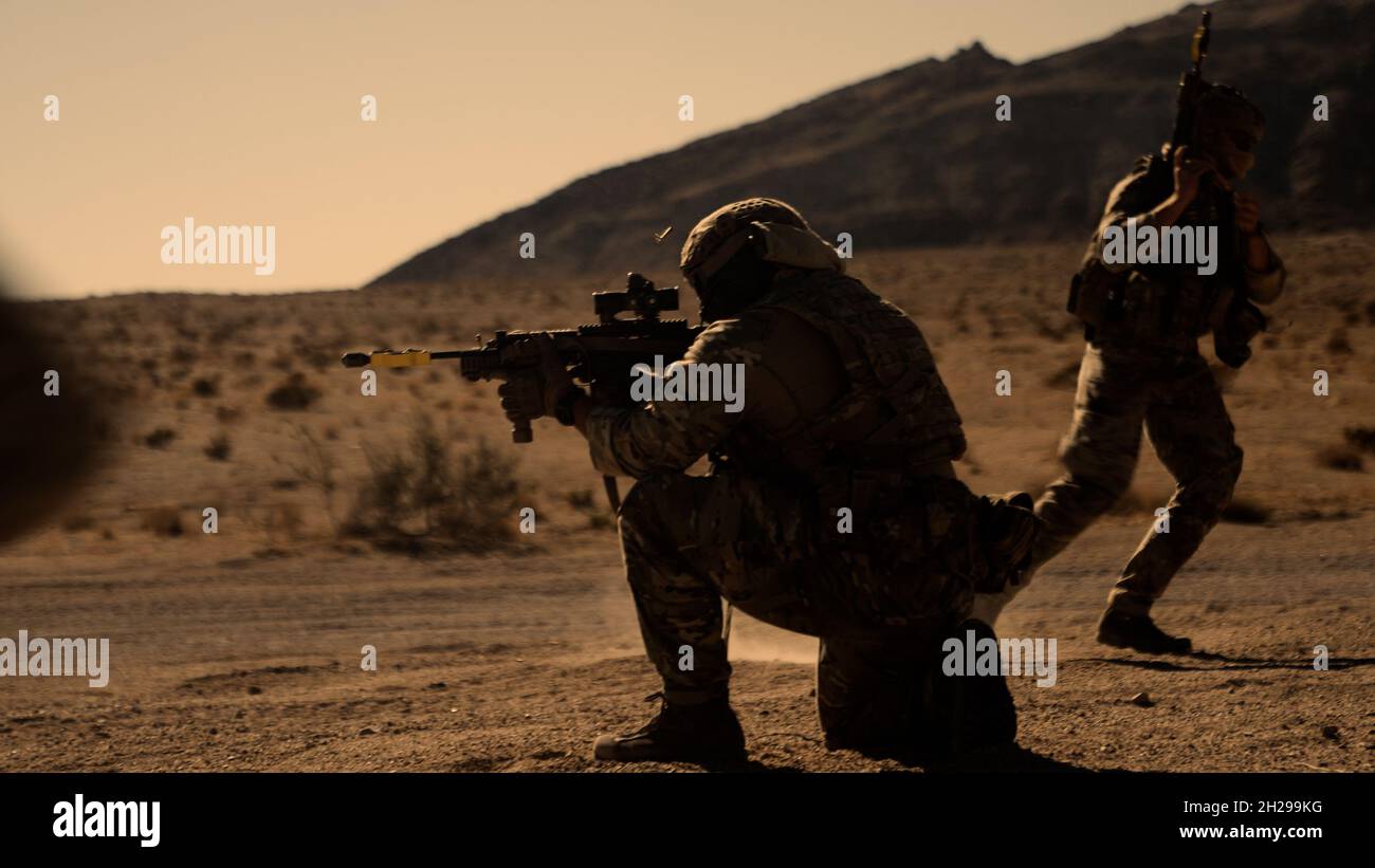 British Royal Marines with Alpha Company, 40 Commando, Royal Marines ...