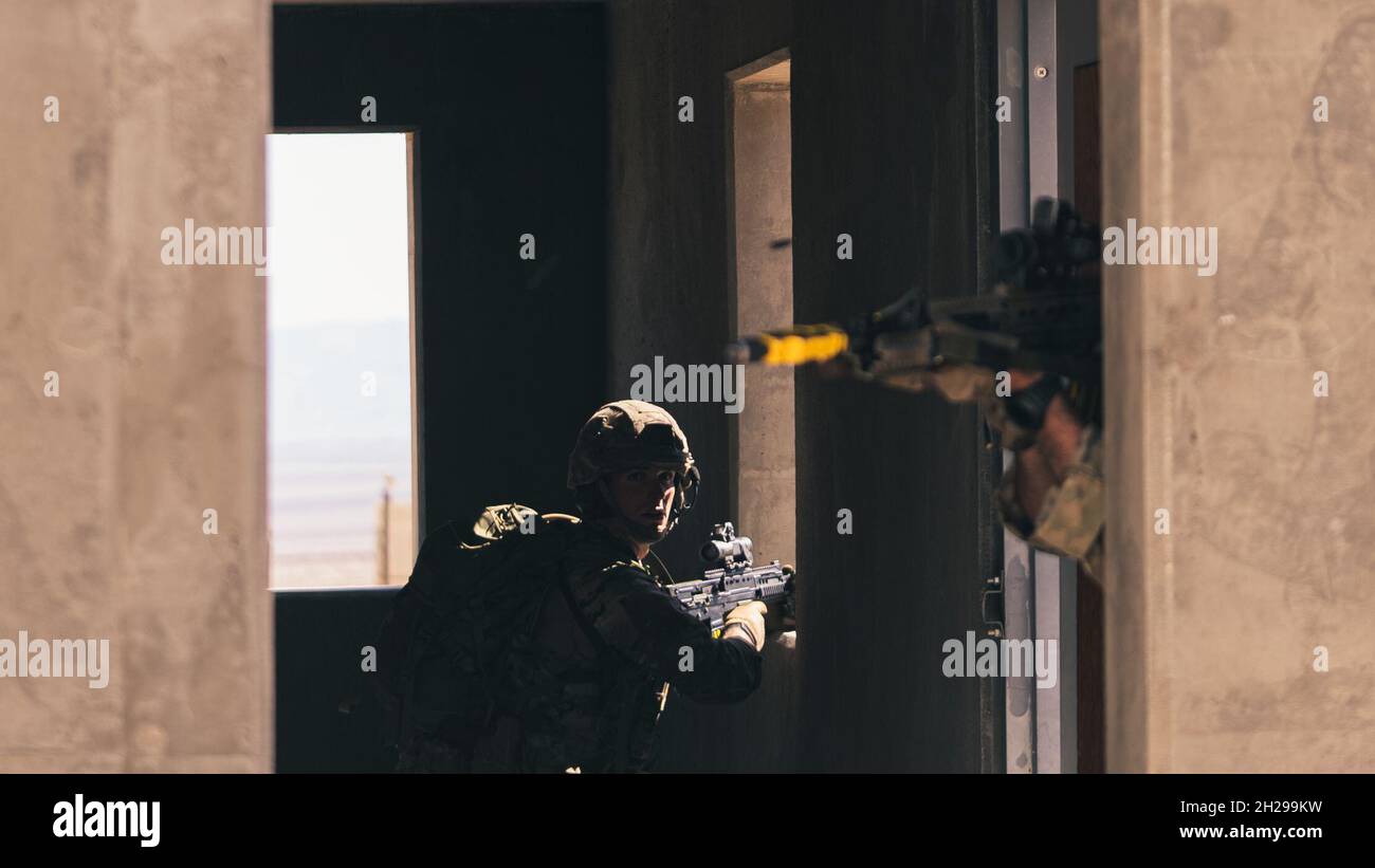 Royal marines commando dagger hi-res stock photography and images - Alamy