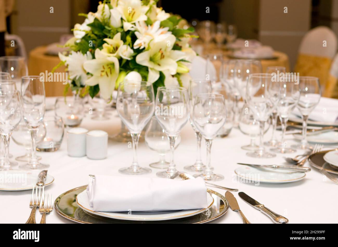 Fancy table cloth hi-res stock photography and images - Alamy