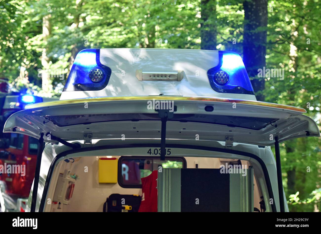 Rettungswagen des Roten Kreuzes, Österreich, Europa - Red Cross ...