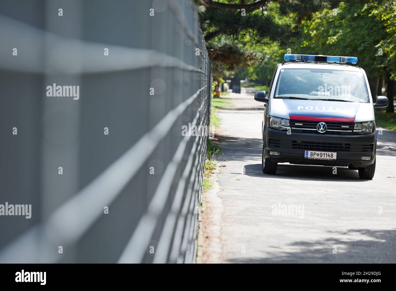Einsatzfahrzeug der polizei hi-res stock photography and images - Alamy