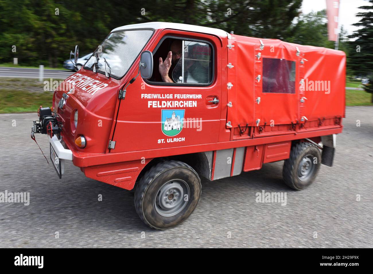 Treffen von Steyr-Puch Haflinger Geländewagen in Bad Ischl, Österreich ...