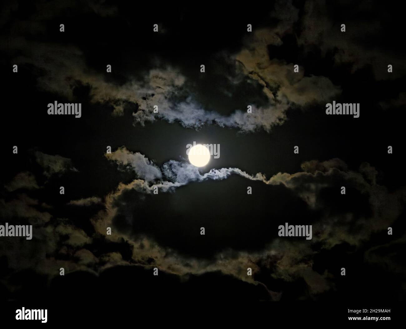 Autumal equinox hi-res stock photography and images - Alamy