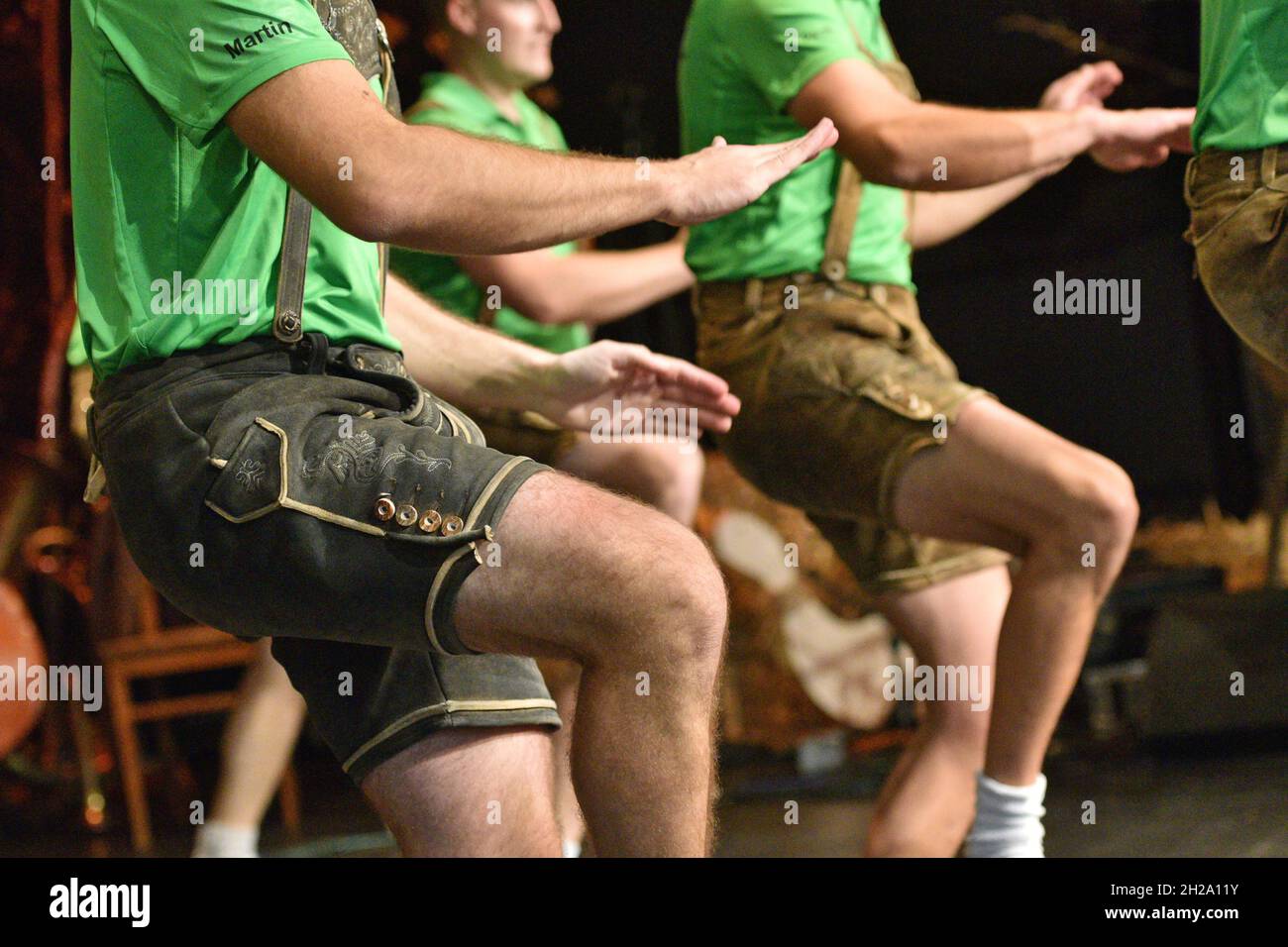 Schuhplatteln und Schuhplattler - Shoe Plates Stock Photo - Alamy