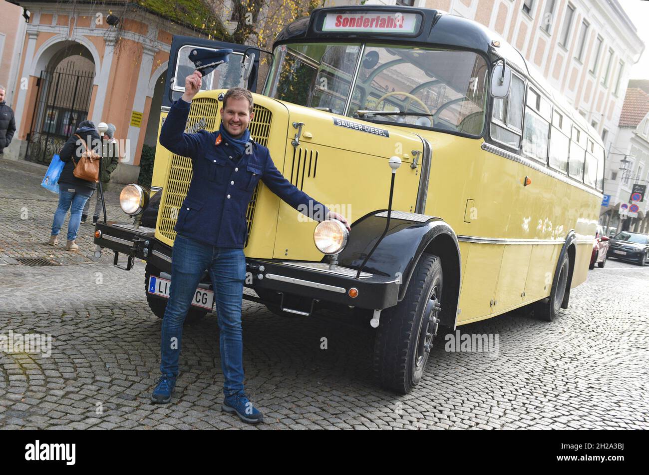 Historischer Saurer-Postbus in Steyr, Österreich, Europa - Historic ...