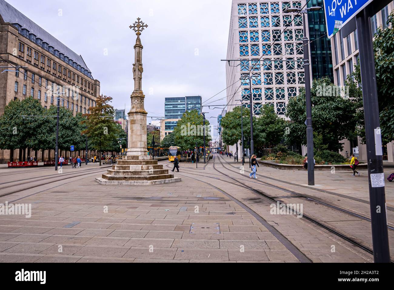 Busy business district manchester hi-res stock photography and images ...