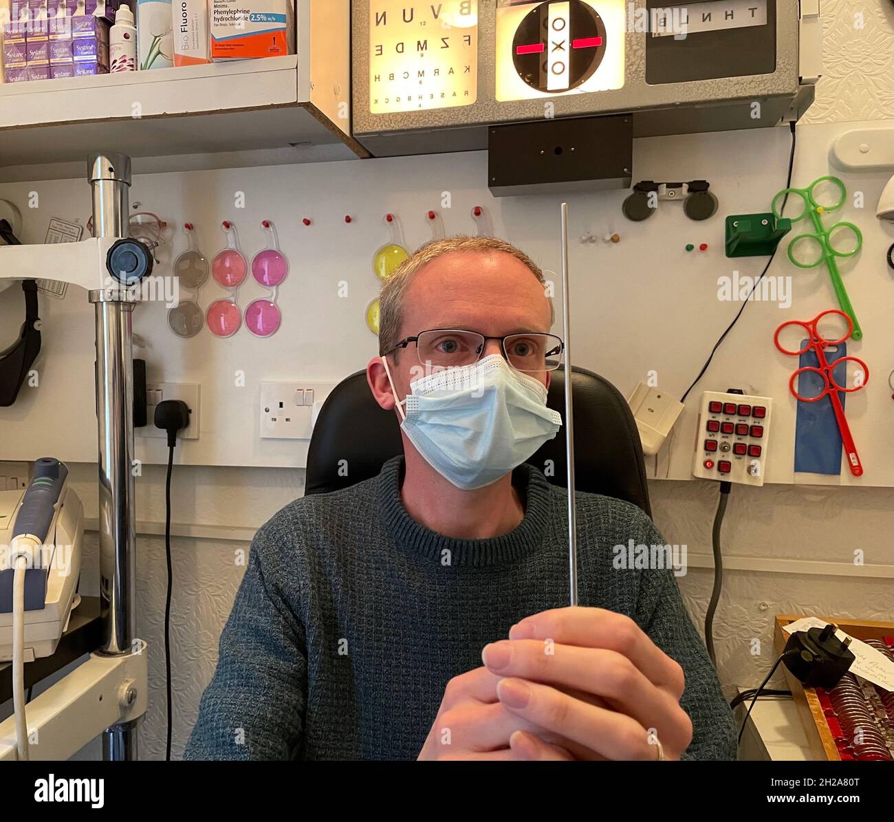 Patient under optical assessment Stock Photo - Alamy