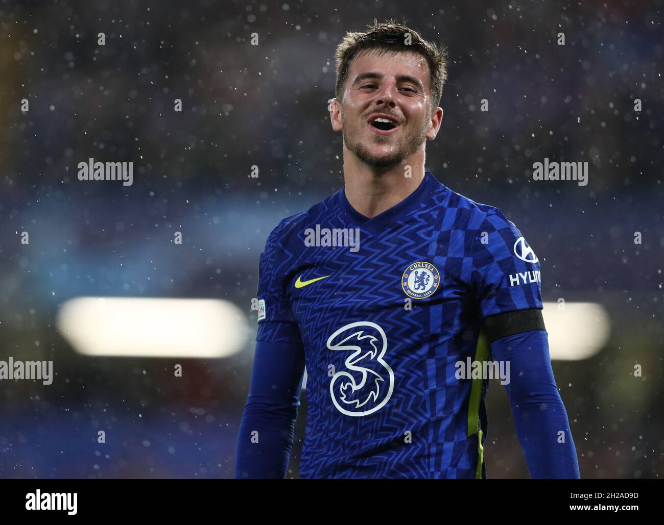 London, England, 20th October 2021. Mason Mount of Chelsea reacts after ...