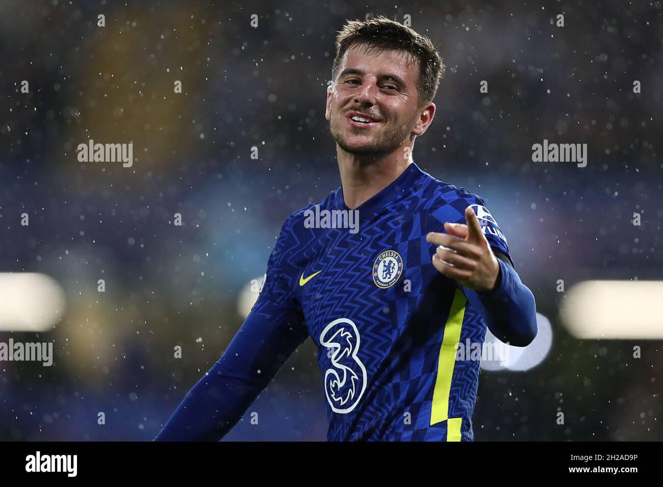 London, England, 20th October 2021. Mason Mount of Chelsea reacts after ...