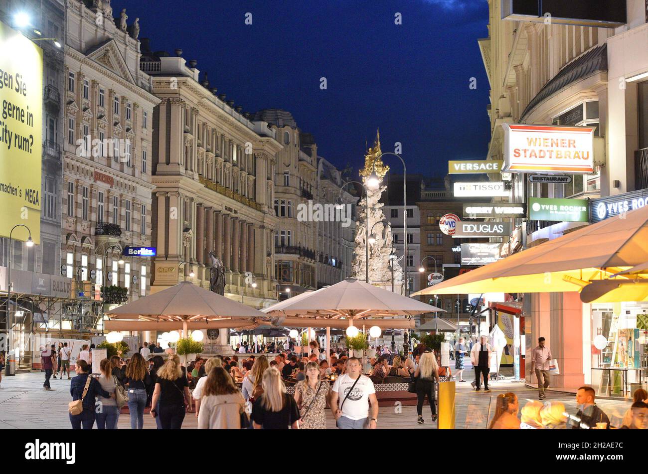 Die Innenstadt (Graben) von Wien bei Nacht, Österreich, Europa - The ...