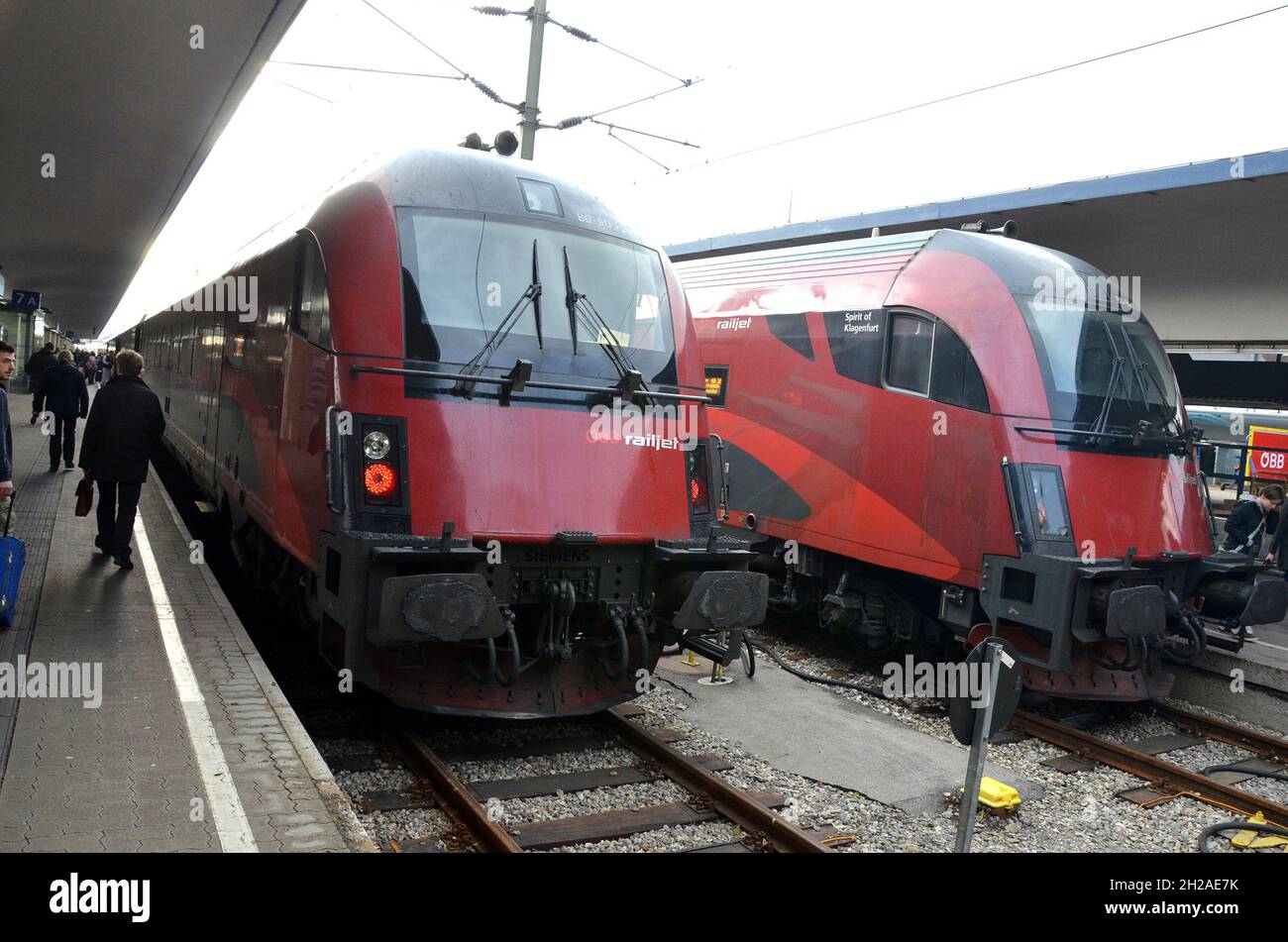 Obb railjet train hi-res stock photography and images - Alamy