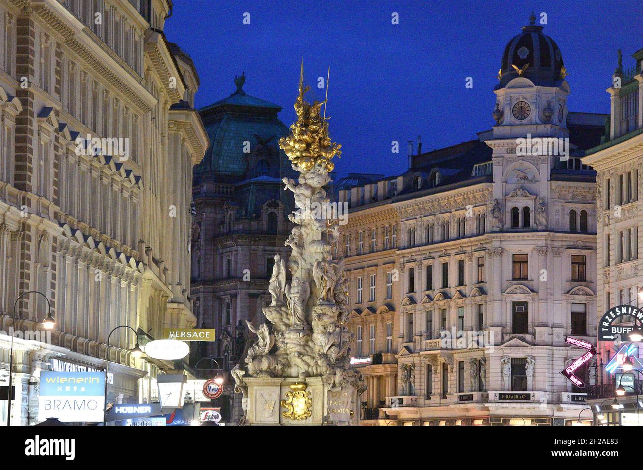 Wien bei nacht hi-res stock photography and images - Alamy