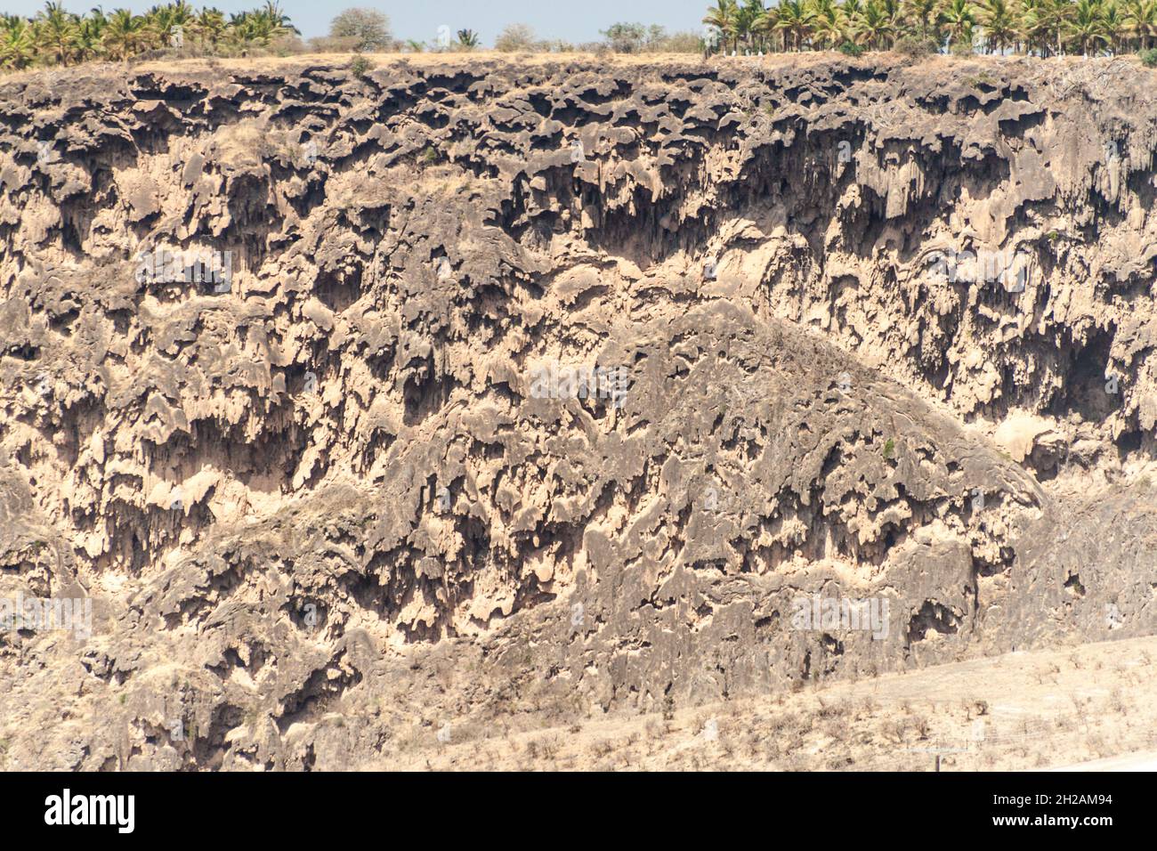 Dry stone wall cliffs hi-res stock photography and images - Alamy