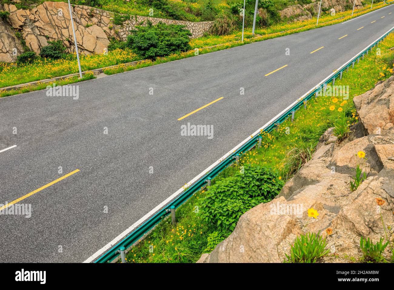 Asphalt highway pavement scene.High angle view Stock Photo - Alamy