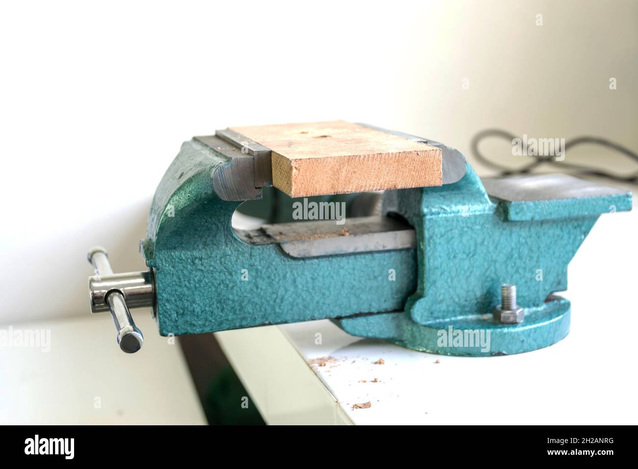 Bench clamps are an important tool in engineering and industrial design ...