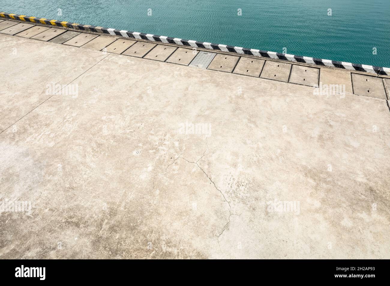 Water scenery hi-res stock photography and images - Alamy