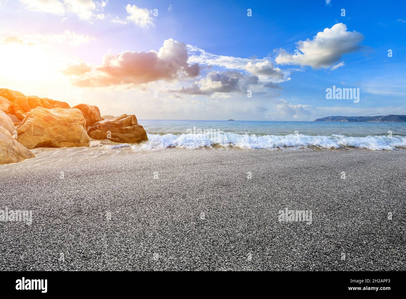 The seaside scenery hi-res stock photography and images - Alamy