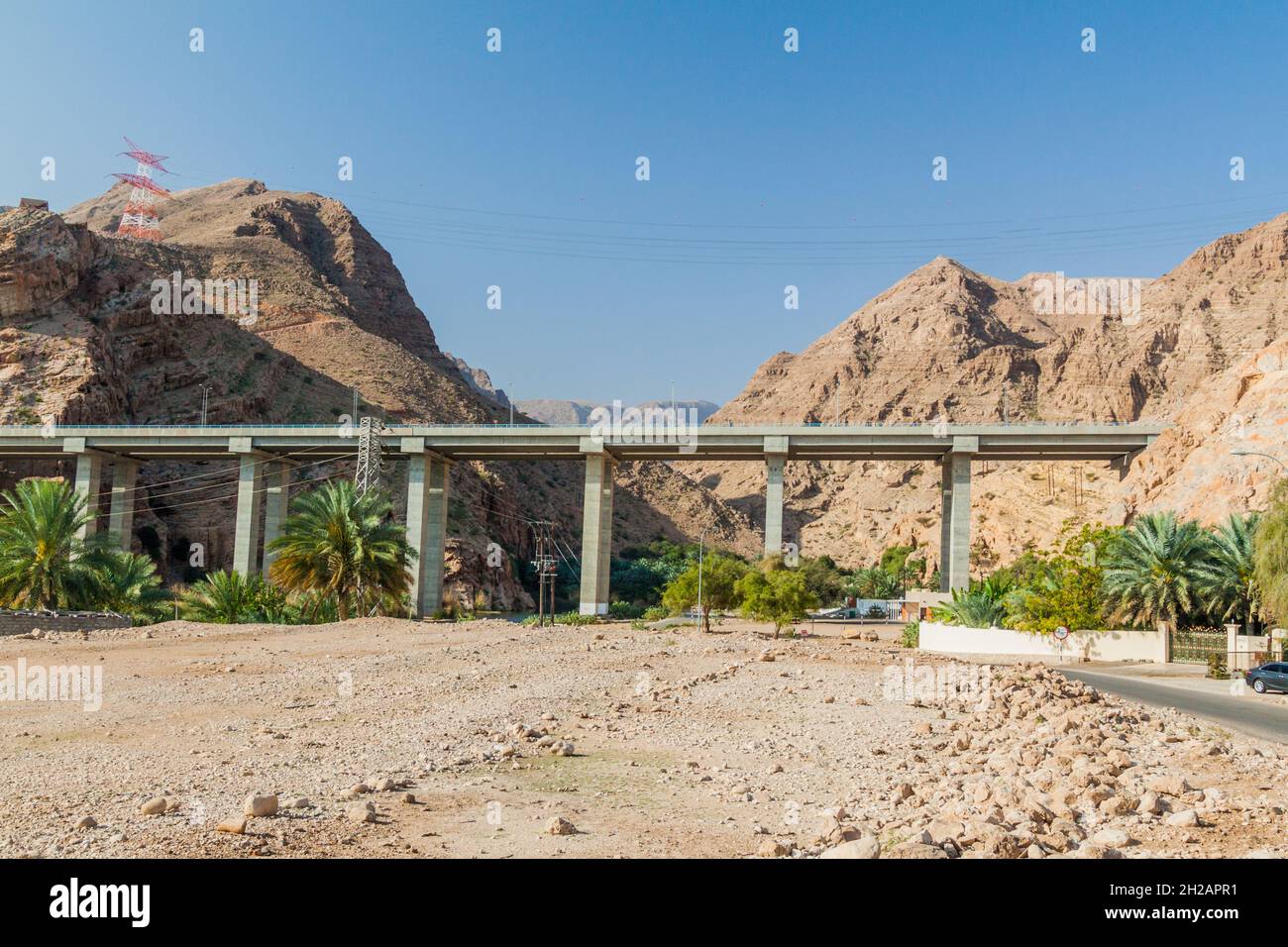 Highway bridge over Wadi Tiwi, Oman Stock Photo - Alamy