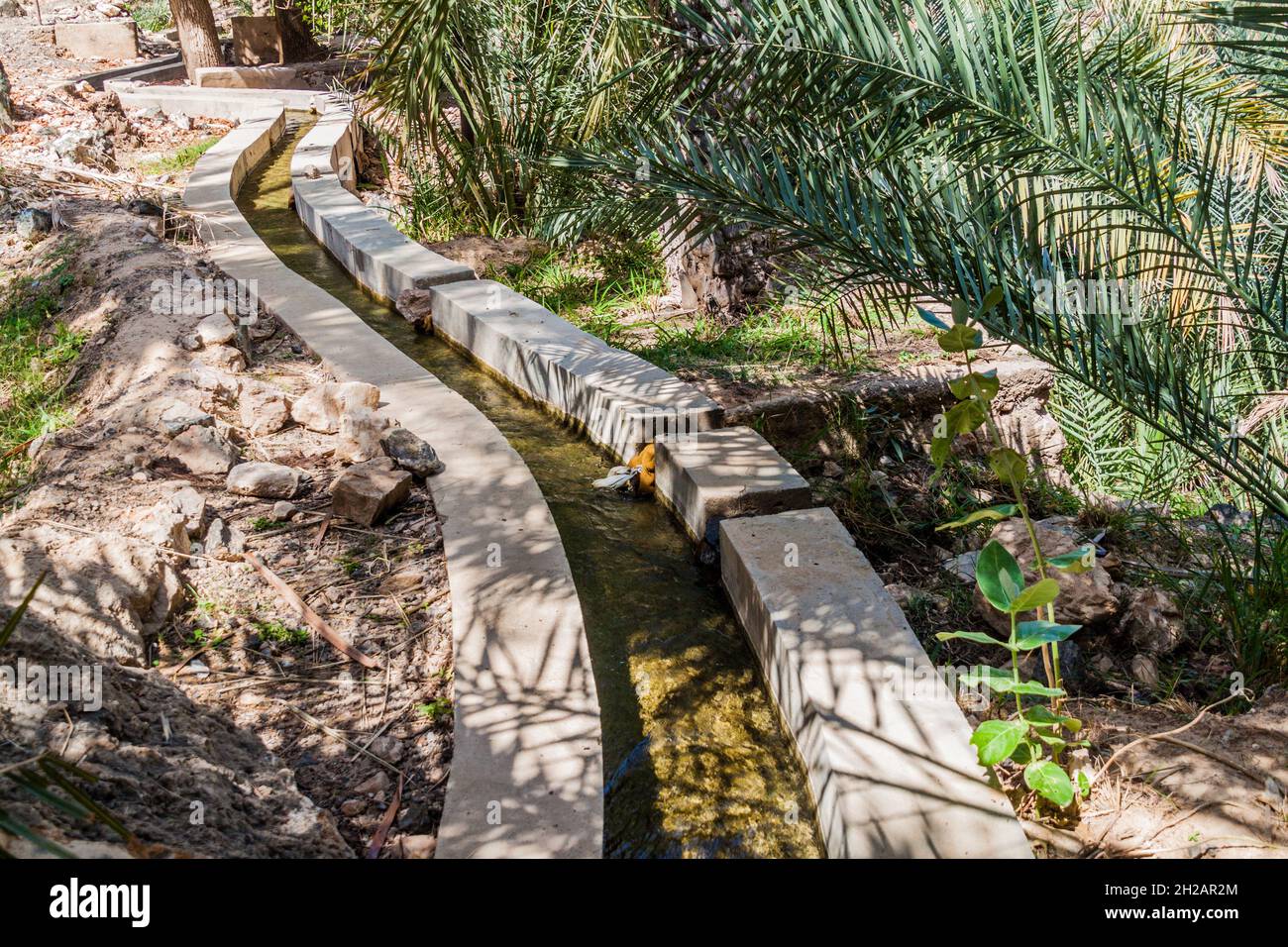 Irrigation agriculture oman water hi-res stock photography and images ...