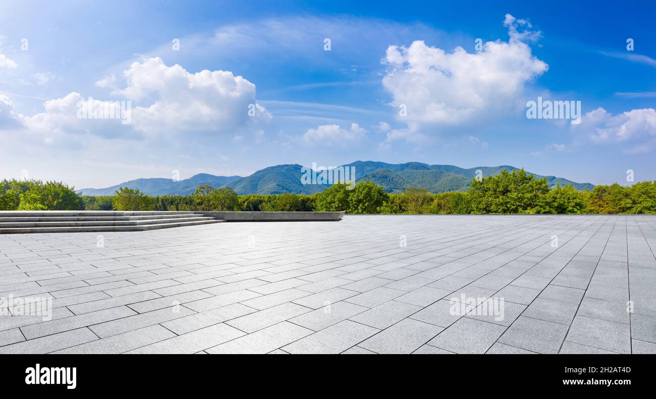 Green landscape background hi-res stock photography and images - Alamy