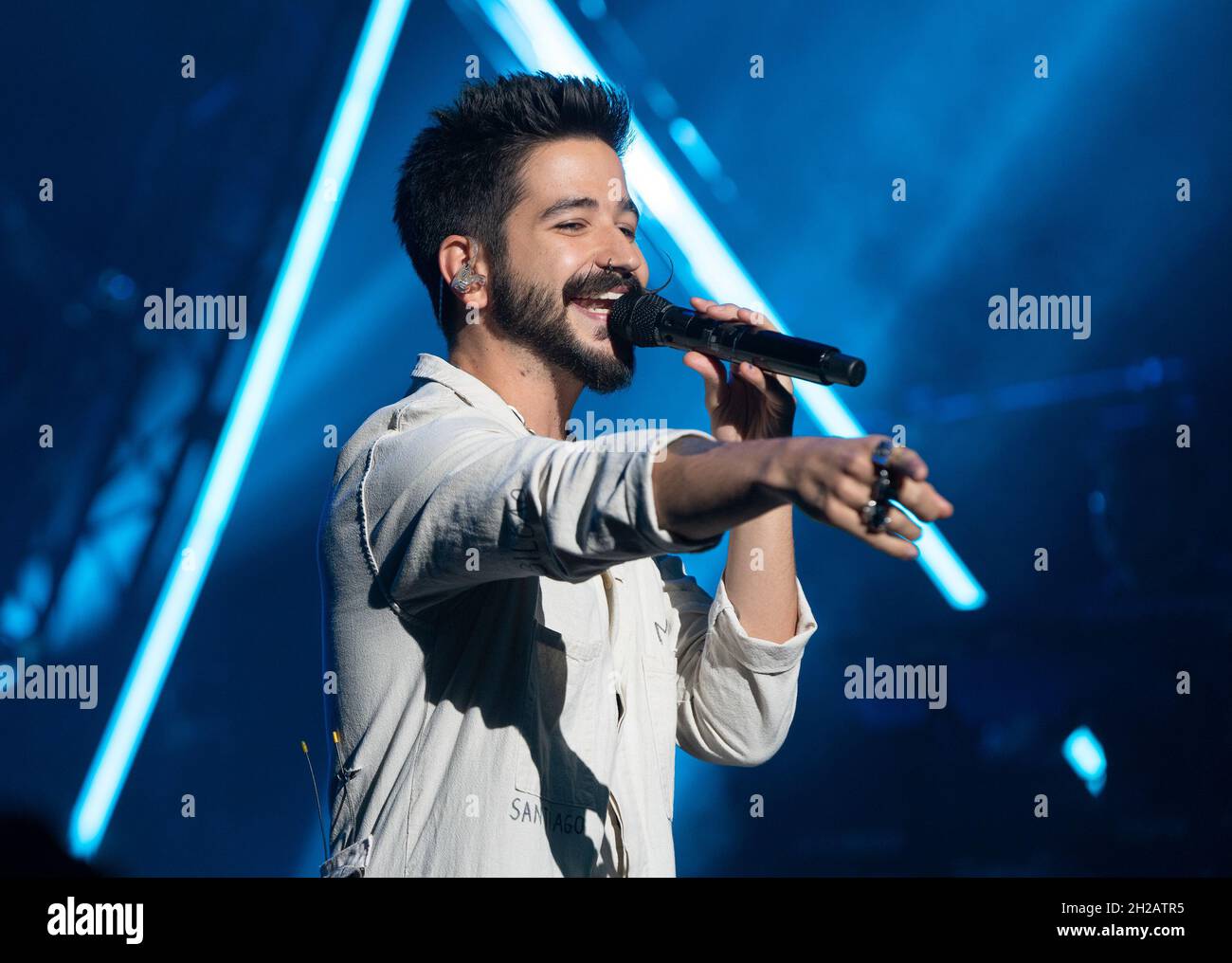 MIAMI BEACH - FL, OCT 20: Camilo performs in stage during “Mis Manos ...