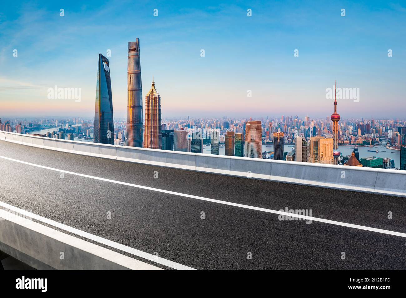 Clean city skyline hi-res stock photography and images - Alamy