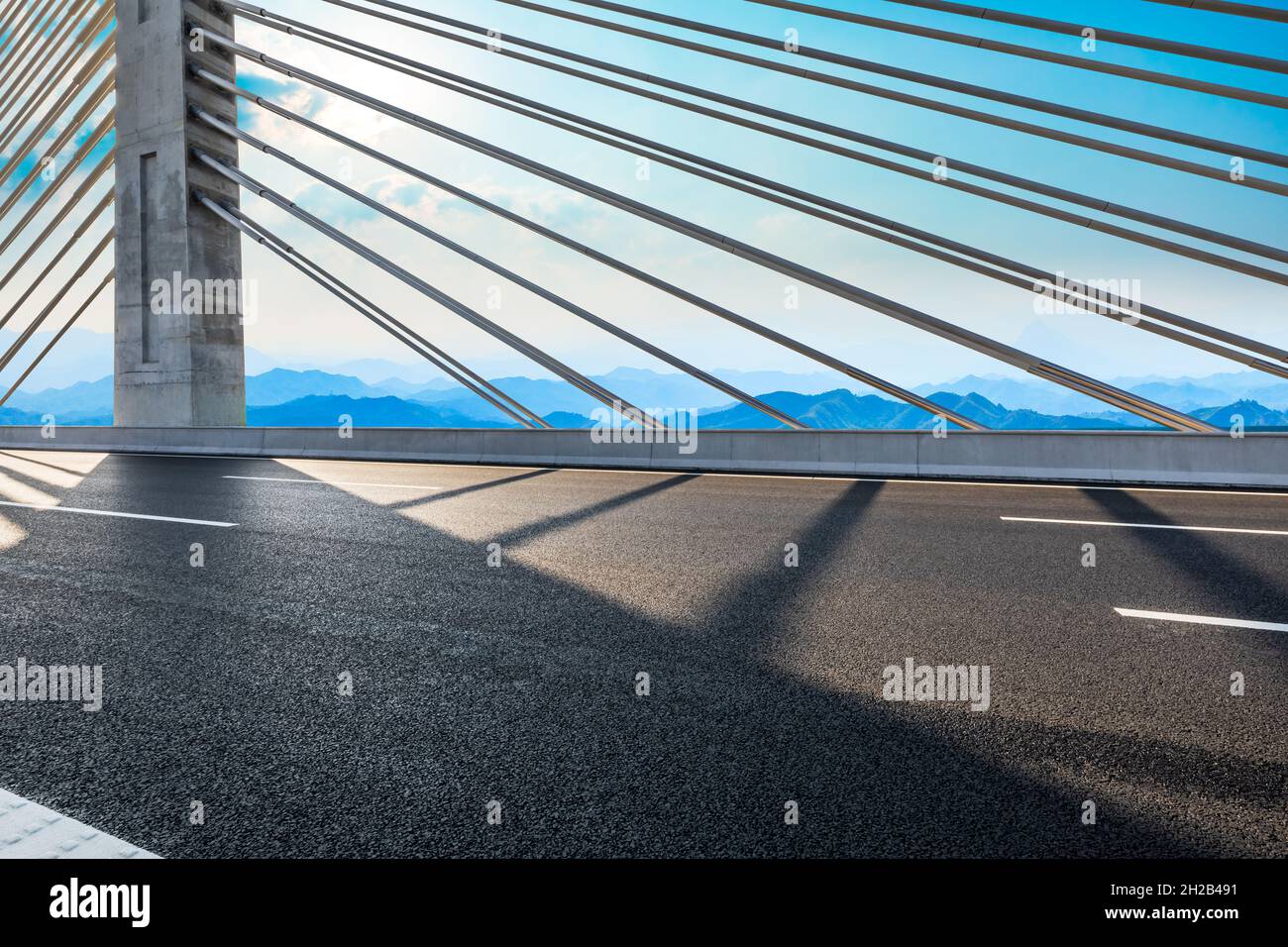 Natural highway hi-res stock photography and images - Alamy