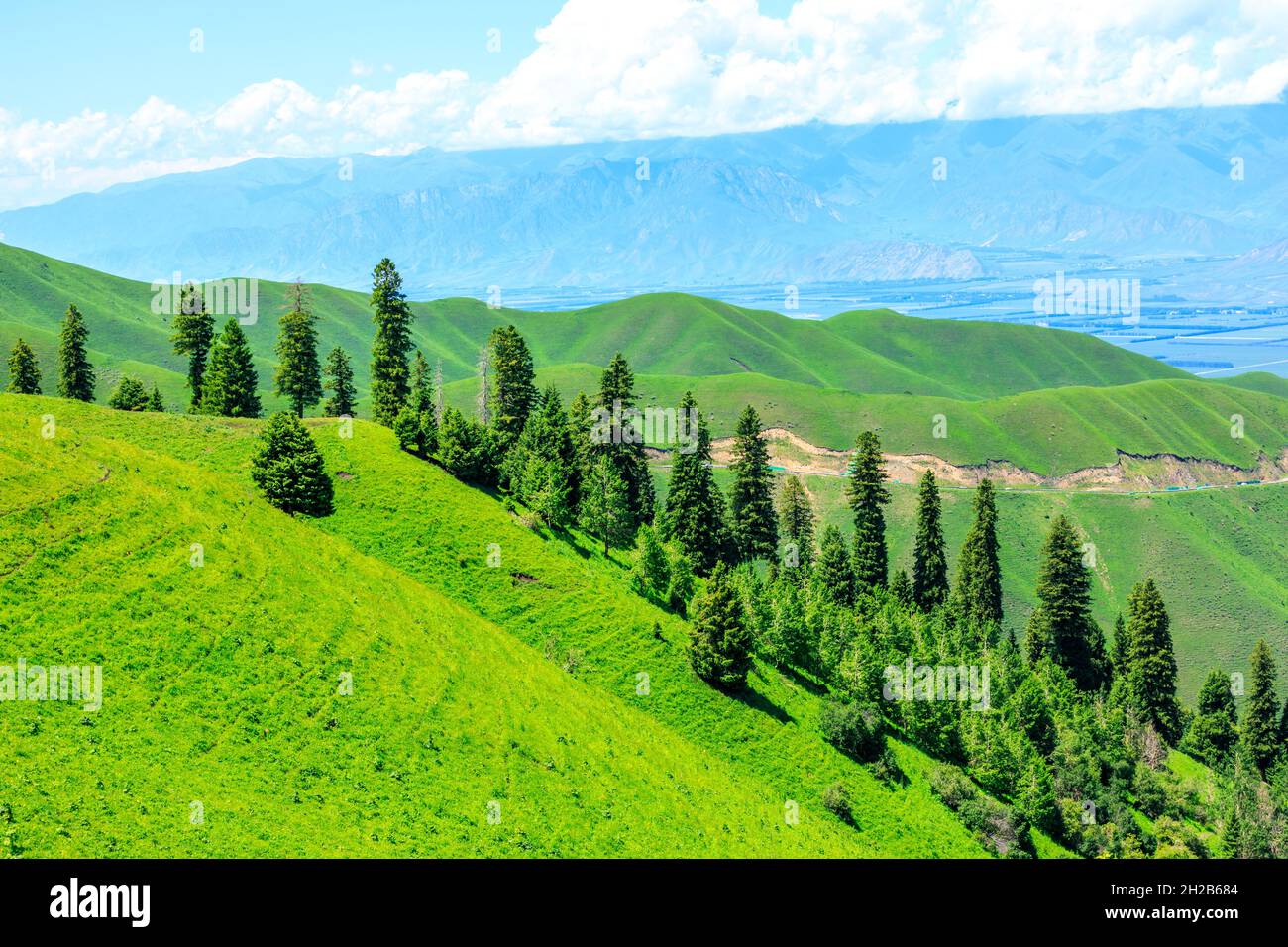 Nalati grassland with beautiful mountain natural landscape in Xinjiang ...