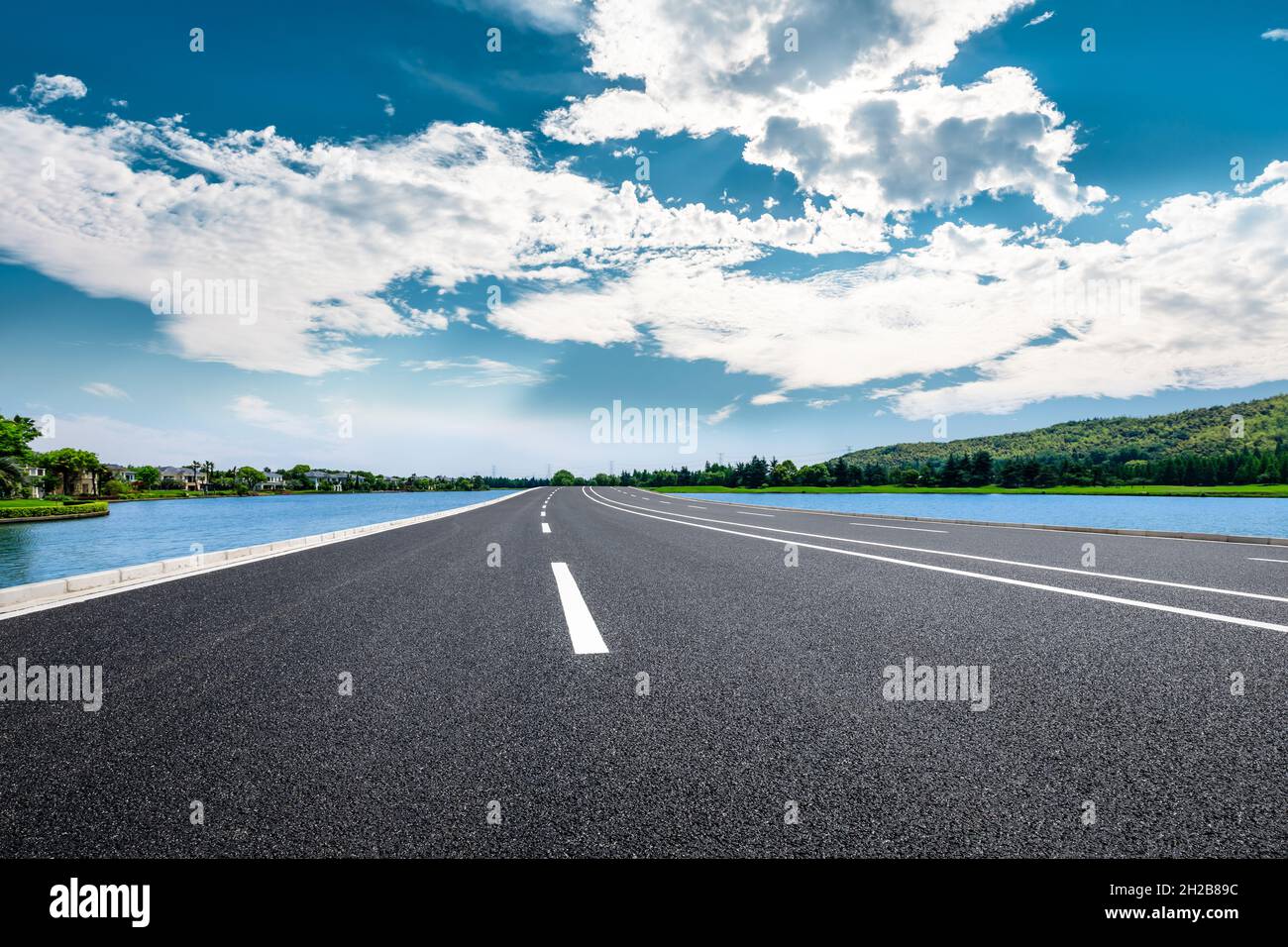 Water on highway hi-res stock photography and images - Alamy