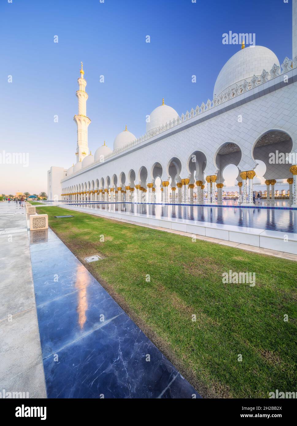 View of the garden of Sheikh Zayed Grand Mosque at day time, UAE Stock ...