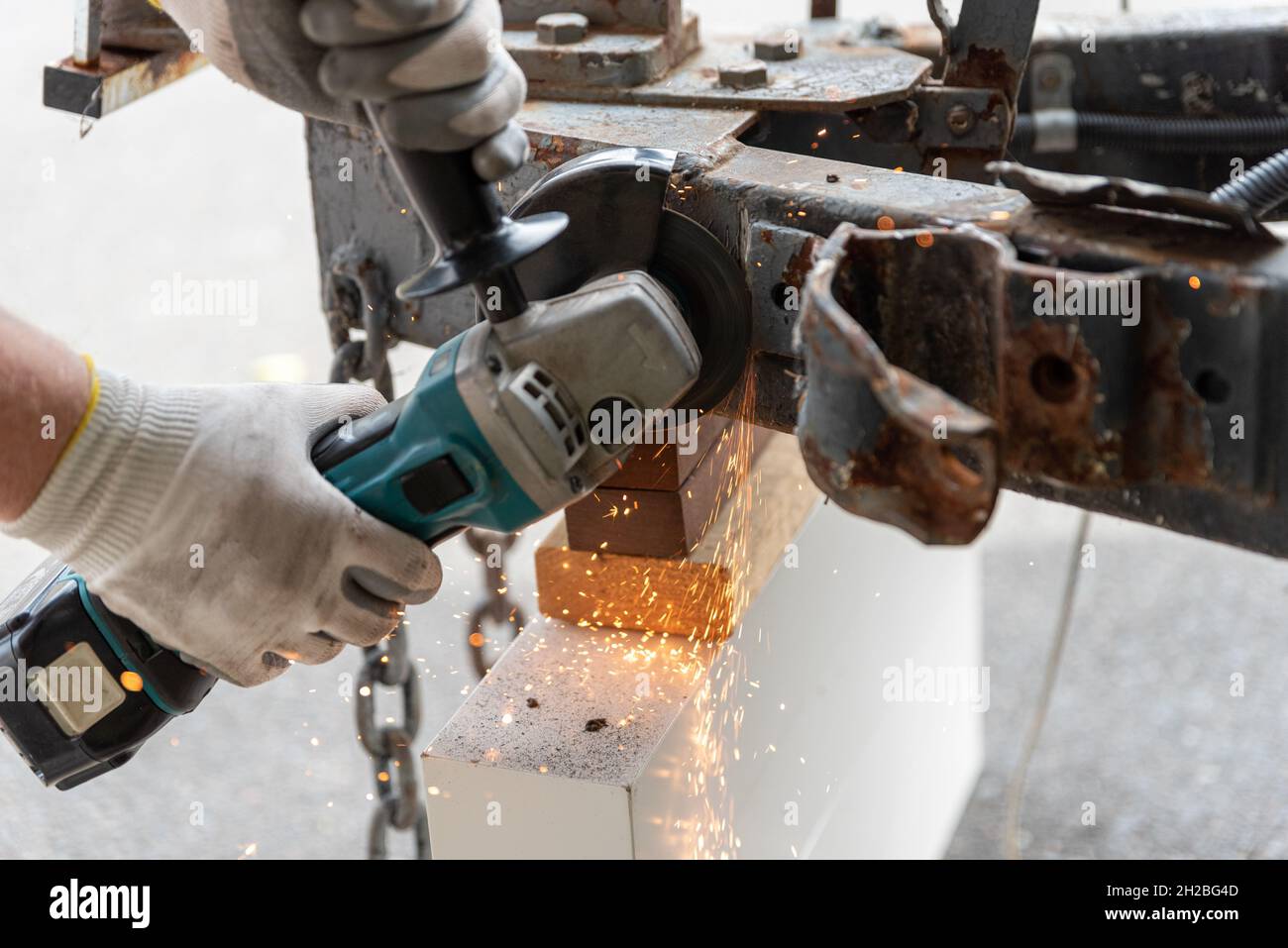 Machine cut hi-res stock photography and images - Alamy