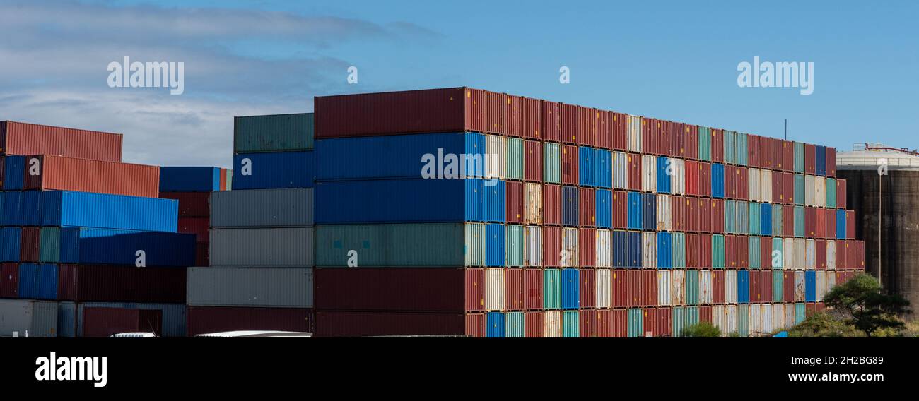 Container ship loading shipping yard hi-res stock photography and ...